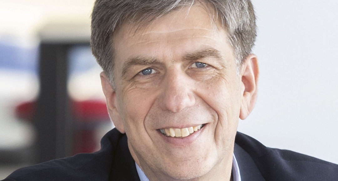 Wie Verleger Alexander Holzmann und Verlagsleiter Jan Peter Kruse die ...