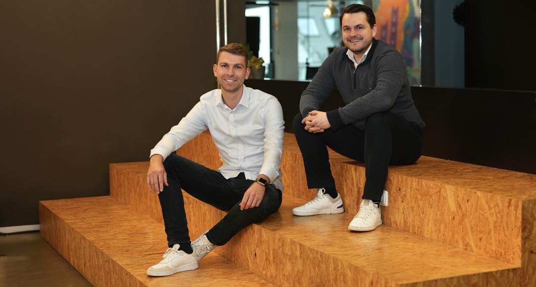 Wie die Articly-Gründer Wolf Weimer und Lukas Pätzmann Audi-Fahrer mit ...