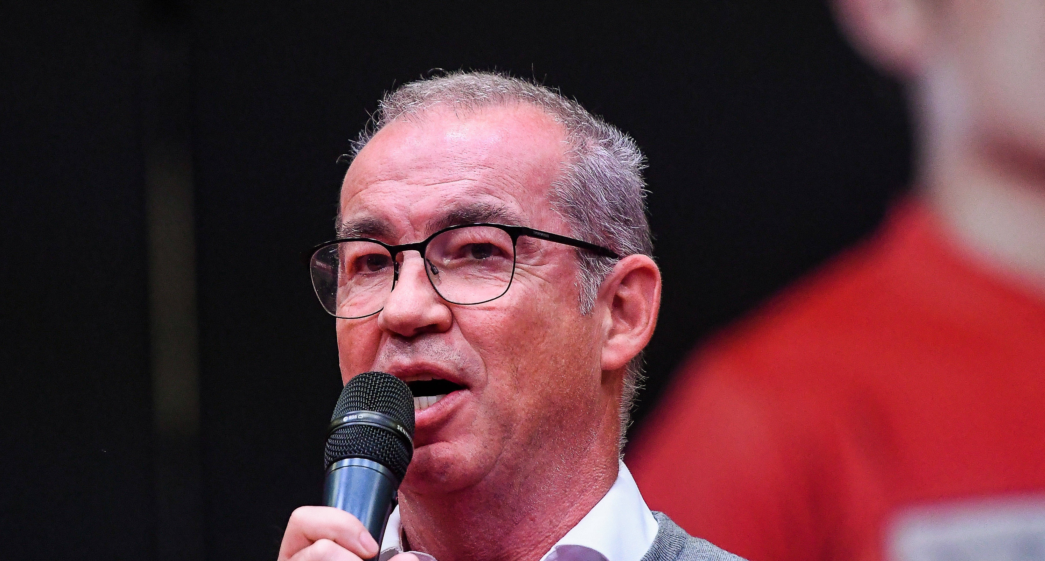 Fressen oder gefressen werden: Der Überlebenskampf der Regionalverlage